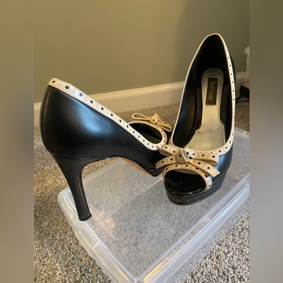 White House Black Market | Shoes | 4 Spectator Style Whbm Heels ...